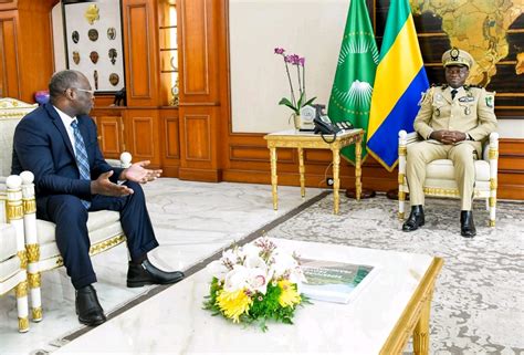 Le Général Brice Clotaire Oligui Nguema échange avec lambassadeur du