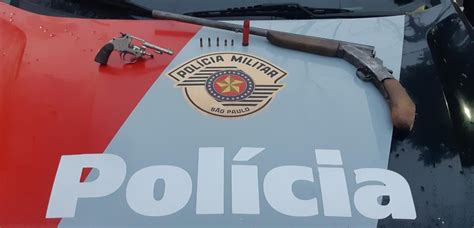 Homem é preso por porte ilegal de arma após fugir da PM em São José