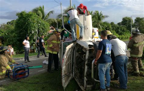 Vuelco y choque de ambulancia deja cinco heridos en Penonomé Panamá