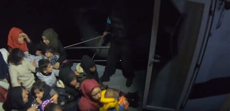 Polícia Marítima em missão na Grécia resgata 33 migrantes