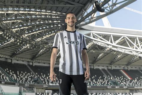 Maglia Della Juventus 2022 2023 Le Strisce Sono A Zig Zag