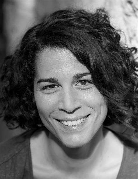 Kahena Saighi comédienne française de cinéma de télévision et de
