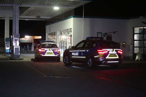 Großfahndung in Schwarzenbach Saale Bewaffneter Raubüberfall auf