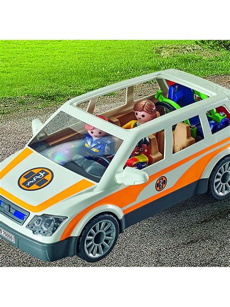 City Life La voiture de médecin urgentiste N A Kiabi nu