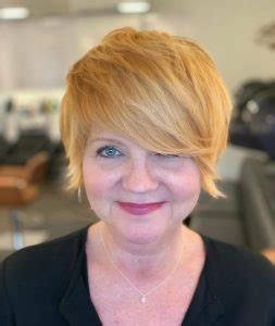 Karen Haircuts Avoid These 15 Hated Styles HairstyleCamp