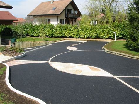 Cour en enrobé à Thonon Evian Annemasse Morzine Aménagement jardin