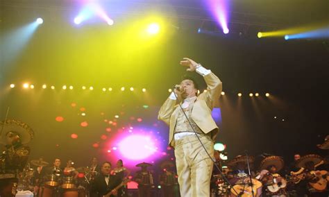 Netflix producirá un documental sobre Juan Gabriel