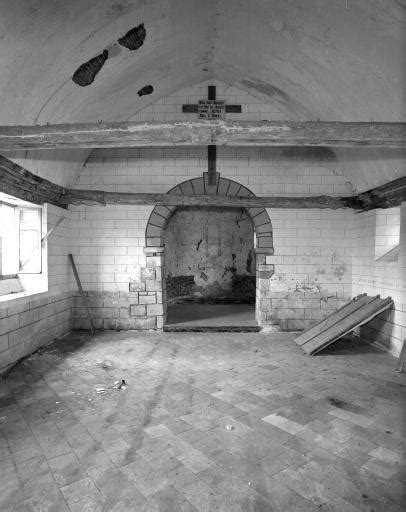 À Argentré du Plessis la chapelle Saint Pierre face à lusure du temps