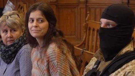 Ilaria Salis cosa ha fatto e perché è legata mani e piedi in tribunale