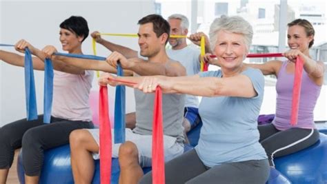 A importância do exercício físico na terceira idade Studio Medina Plus