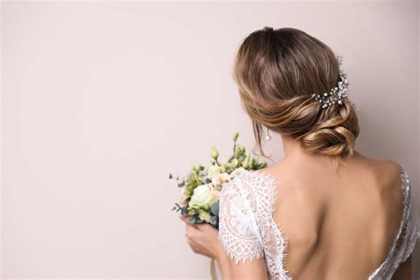 Coiffures pour mariage cheveux mi longs idées et conseils CFA