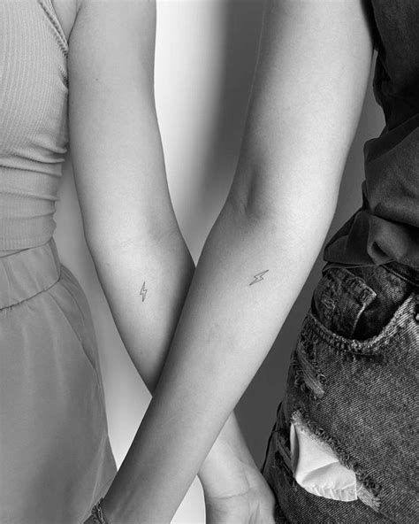 Tatuajes Minimalistas Para Amigas Inseparables Originales Y Con