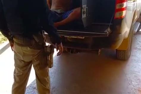 Caminhoneiro suspeito de dirigir sob efeito de drogas na BR 364 é preso