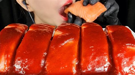 ASMR 불닭소스 연어회 Spicy chicken sauce salmon sashimi eating show eating