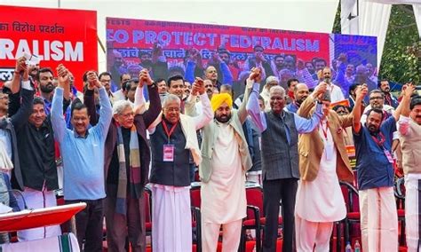 Kerala CM Leads Protest In Delhi Against Centre AAP DMK Joins Cong