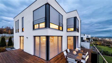 GLÜCK FRANKE Energieeffiziente Fenster Türen und Sonnenschutz aus