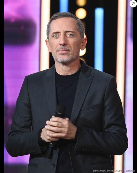 Gad Elmaleh Son fils Noé beau gosse romantique à New York avec sa