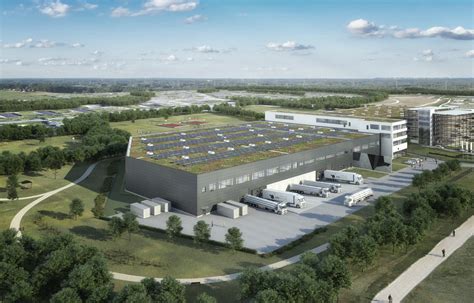 Spatenstich H TEC SYSTEMS errichtet Fertigungsstätte für PEM