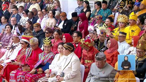 Menteri Jokowi Pakai Baju Adat Di Upacara Detik Detik Proklamasi