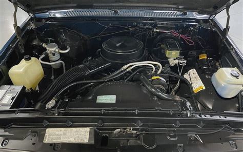 122922 1986 Chevrolet C10 Suburban Silverado 5 Barn Finds