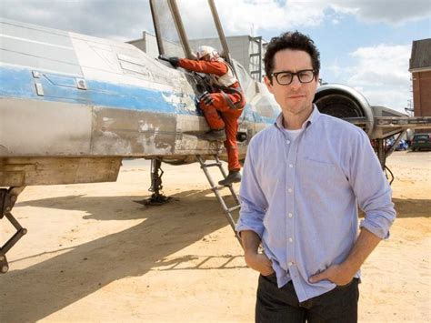 Star Wars The Force Awakens Trailer Won T Premiere On The Hobbit