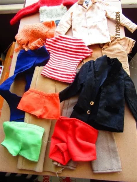 LOT DE VÊTEMENTS Vintage Ken Barbie en l état Année 60 70 EUR 9