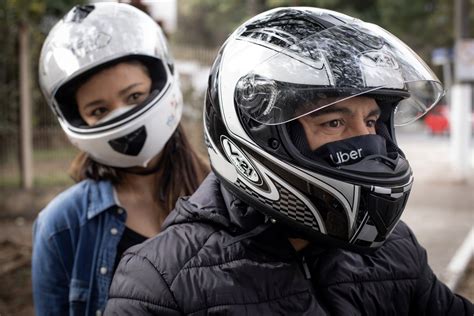 Como funciona o Uber Moto Conheça a modalidade de corridas e entregas