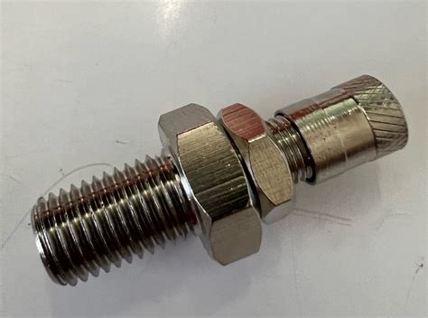 Industrial Quality Schrader Valve To M10 1 25 Thread With Retaining Nut