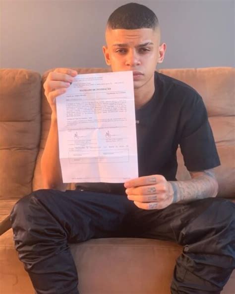 MC Maneirinho é intimado a depor sobre o crime de apologia RAPGOL