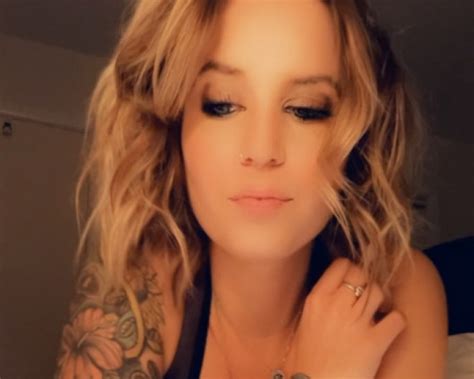 Vote For Laura Lynn Showalter Inked Cover Girl
