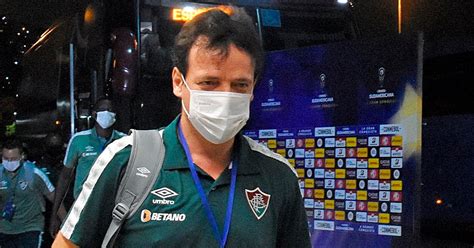 classificação na bagagem Fluminense desembarca no Rio de Janeiro