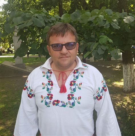 Budăi se bate cu pumnul în piept S a oprit specula