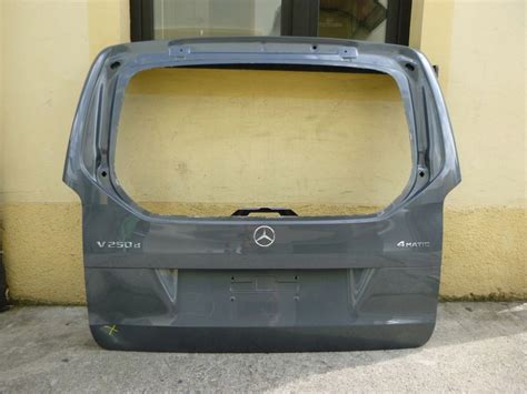 MERCEDES V KLASA W447 klapa bagażnika tylna 8424302755 oficjalne