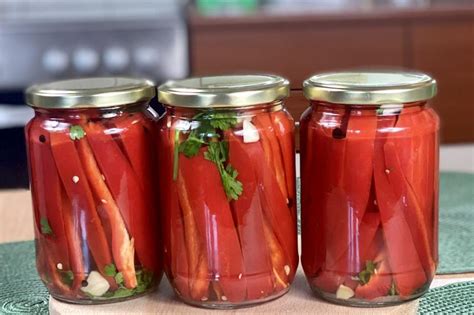 PAPRIKE SA BELIM LUKOM Zimnica koju svaka kuća treba da ima RECEPT