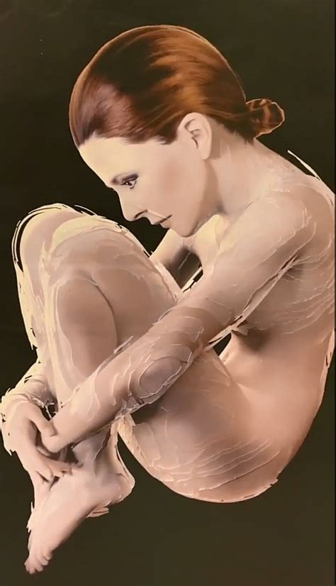 Mylène Farmer s affiche dans le métro et les gares Actualité