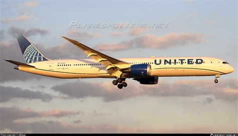 N12020 United Airlines Boeing 787 10 Dreamliner Photo By OMGcat ID