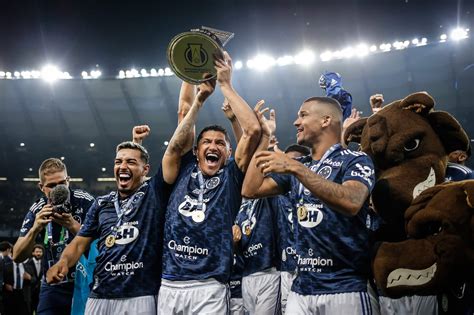 Ronaldo não poupa palavras e crava grande elenco para o Cruzeiro em 2023