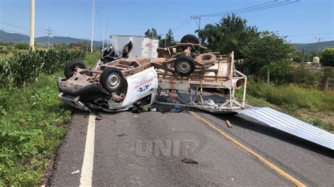 Tres lesionados en aparatoso choque múltiple sobre la Carretera Federal