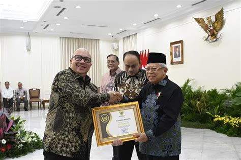 Taspen Raih Penghargaan Badan Publik Informatif Pada Anugerah