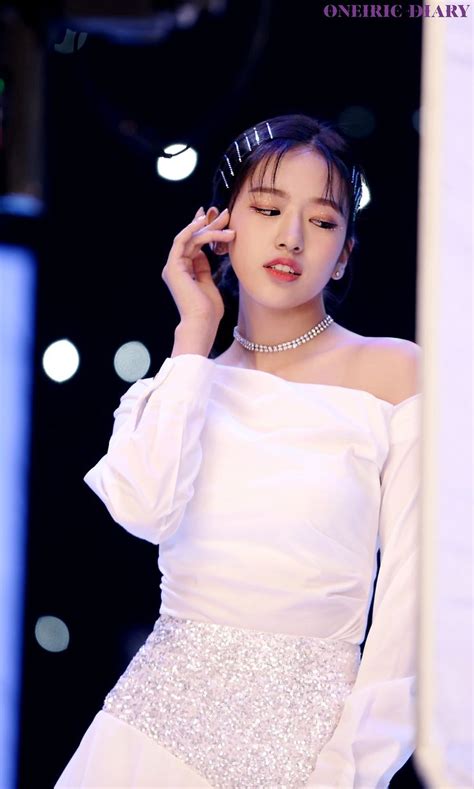 Swoɴιe Izone Naver Post Behind the scenes of the IZ ONE Swan