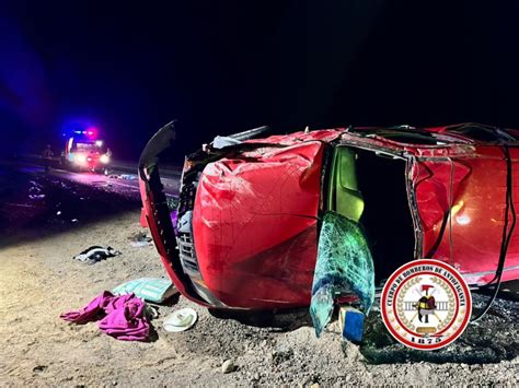 Volcamiento de vehículo en Ruta 5 dejó a una mujer y a una menor