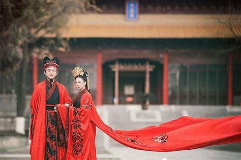4 Pakaian Tradisional Cina Popular