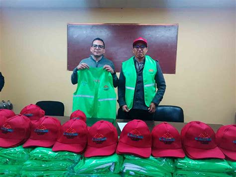 Entregan Uniformes Para Agentes De Seguridad De Los Estudiantes El