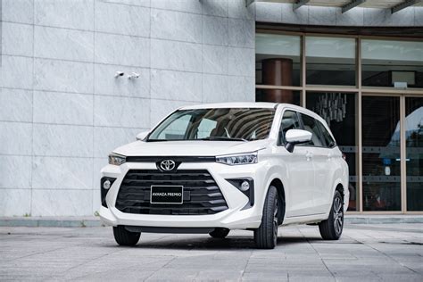 Đổi tagline Toyota Việt Nam đồng thời giới thiệu bộ đôi Veloz Cross và