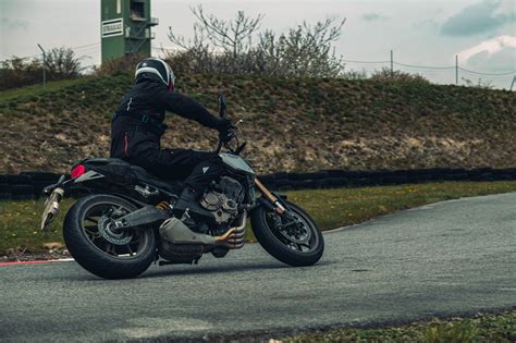 Mittelklasse Naked Bikes Im Vergleich Honda CB650R 2021