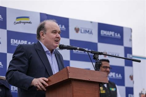 Rafael López Aliaga defiende decisión de renunciar a su sueldo de S