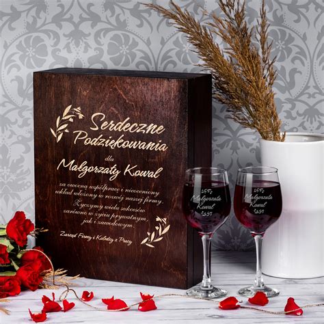 Skrzynka Na Wino Z Kieliszkami Z Grawerem Prezent Dla Pracownika