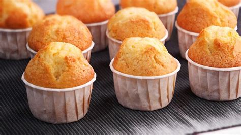 Receta Casera De Magdalenas De Yogur Jugosas Y Esponjosas 2024