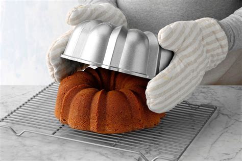 How To Transport A Bundt Cake The Cake Boutique