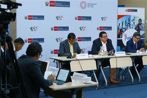 MEF presenta informe de actualización de proyecciones macroeconómicas
